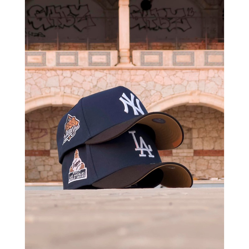 Simple color-coordinated baseball cap, youth fashion style (blue cap ...
