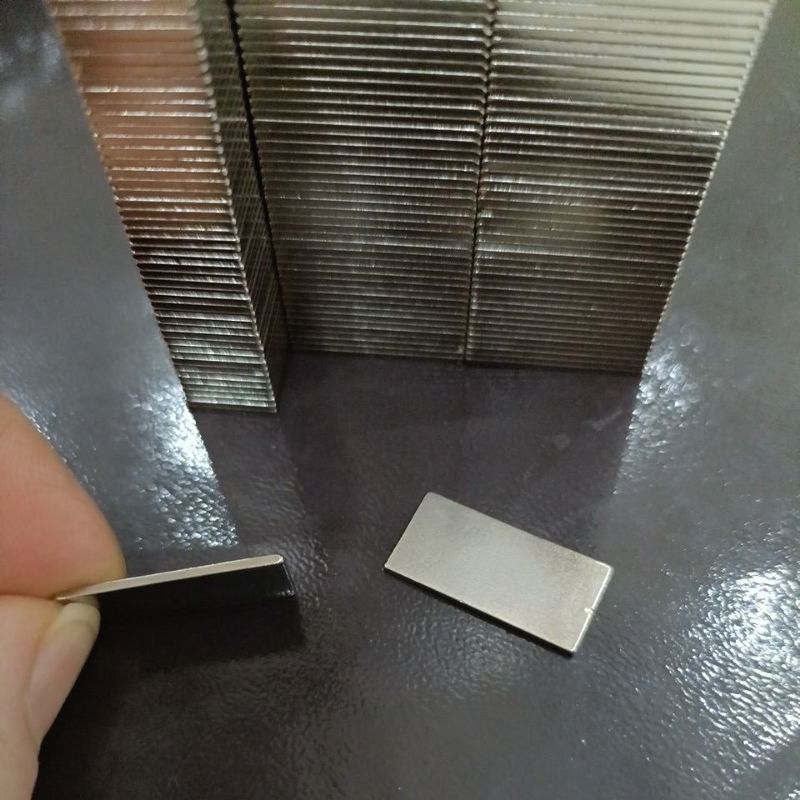 Combo of 10 ultra-thin strong magnets 20x10x1mm N42 standard size ...