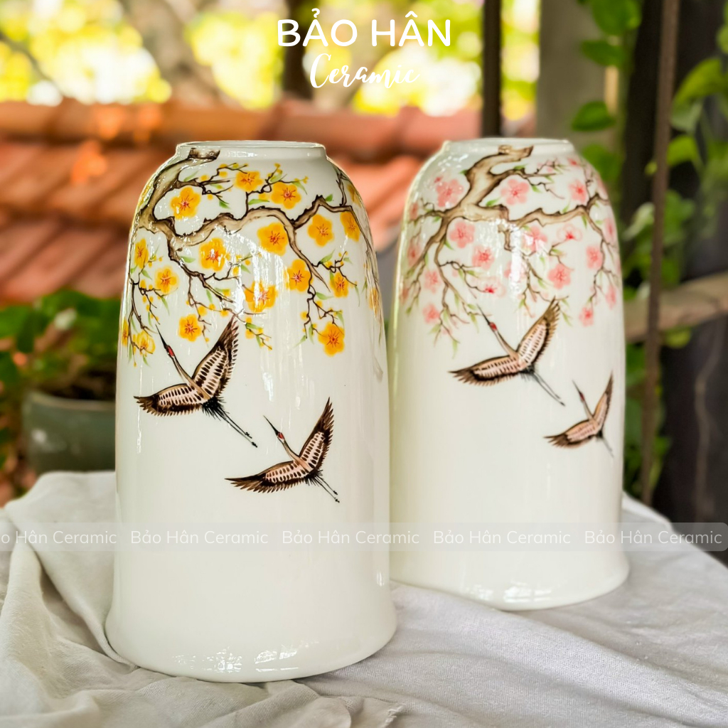 Hand-painted Bell-Shaped Flower Vase with Peach and Crane Apricot ...