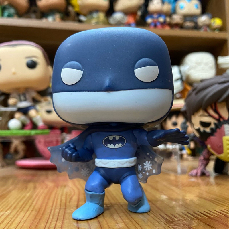 Model Funko Pop! Dc Super Heroes: Silent Knight Batman 366 - Hot Topic ...