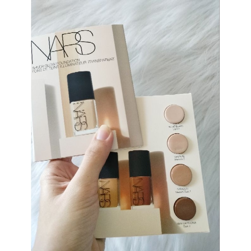Sample / sample nars sheer glow foundation foundation foundation ...
