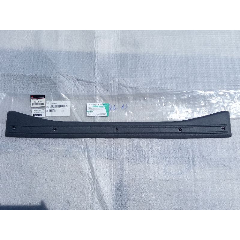 Rear step plate Pajero V31 V32 V33 V43 MB775365 | Shopee Philippines