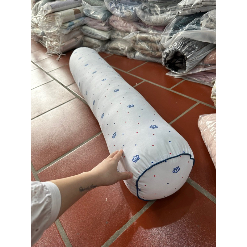 Hilton Hugging Pillow Intestine Standard Size Heavy Hand | Shopee ...