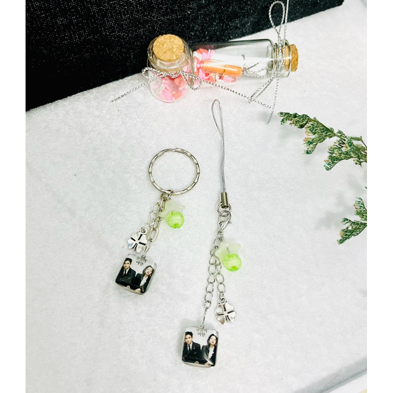 Phone Strap Key Chain Stone Color Pressed Four Leaf Lucky Queen of ...