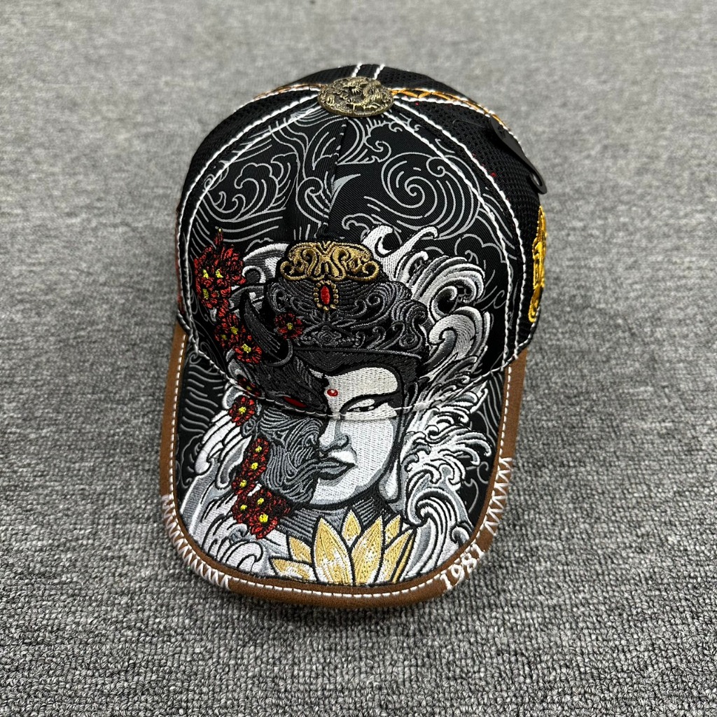 Mr. Dia hat embroidered with hat four 441 embroidered with the image of ...