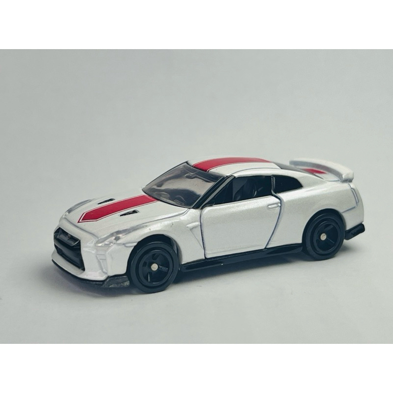 Hobby store TL08 Tomica Nissan GT-R R35 White with red stripes | Shopee Philippines