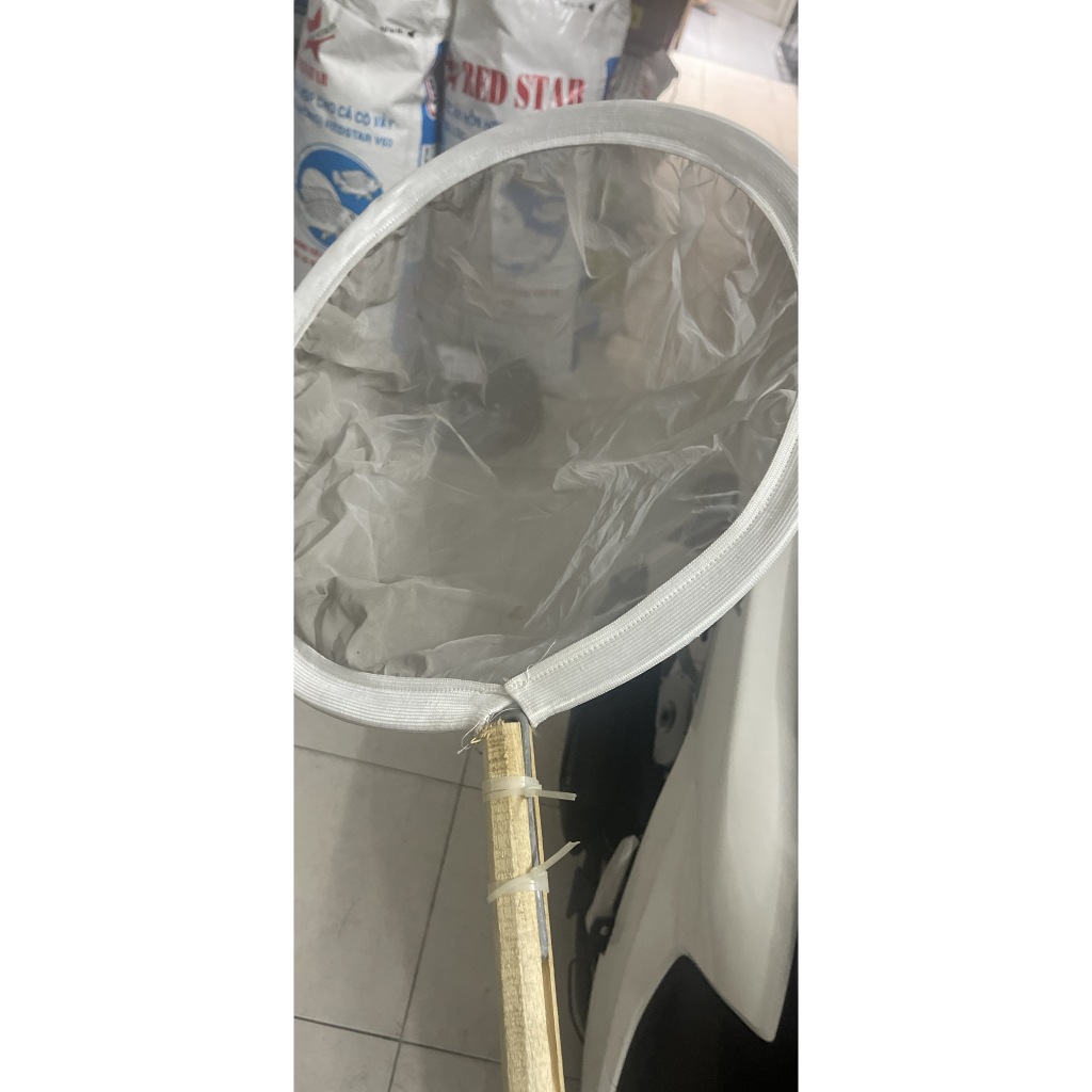 Round racket, sturdy wooden handle, diameter 40 cm, short pine ...