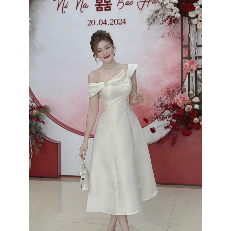 Tapta fabric shoulder-length dress with long spread skirt fashion for ...
