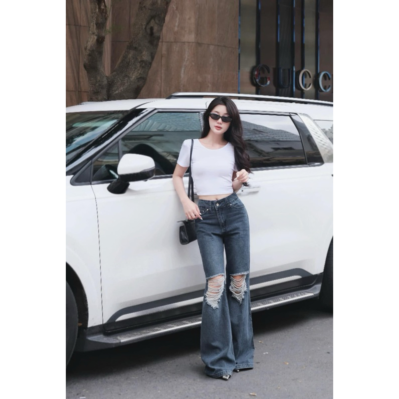 Ripped Jeans_ She's easy to attract with a long-legged jean mixed with ...