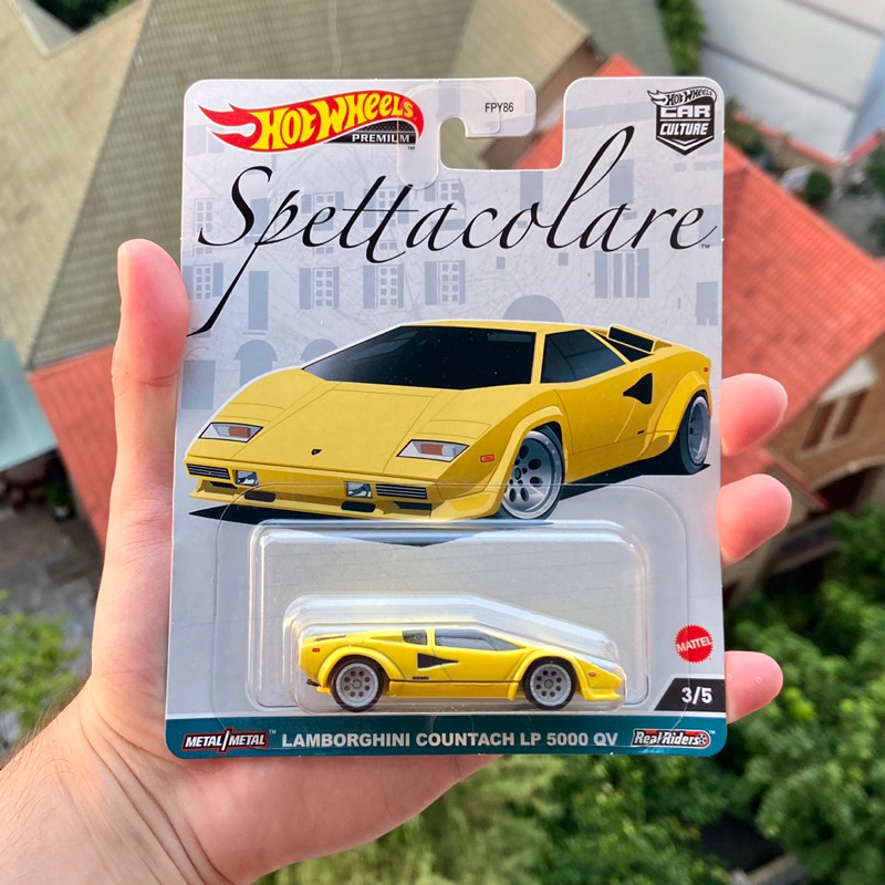 Cullen's Backyard - Hot Wheels Premium Spettacolare - Lamborghini ...