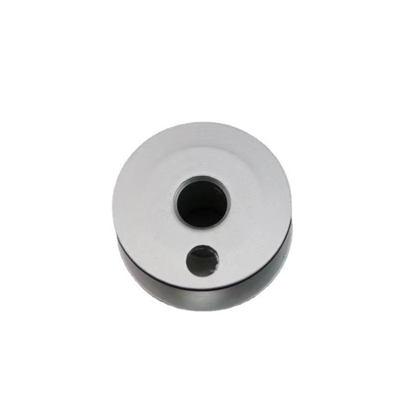 2-needle bobbin with SMALL beveled edge (diameter 2cm, height 0.8cm ...