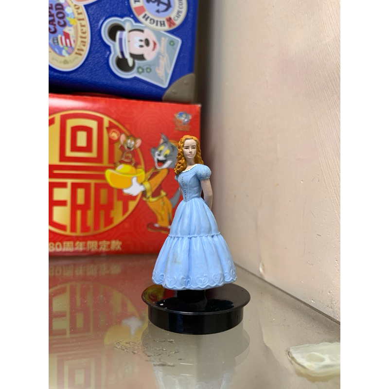 Model topper movie combo cup, cup topper figure Alice in Wonderland ...