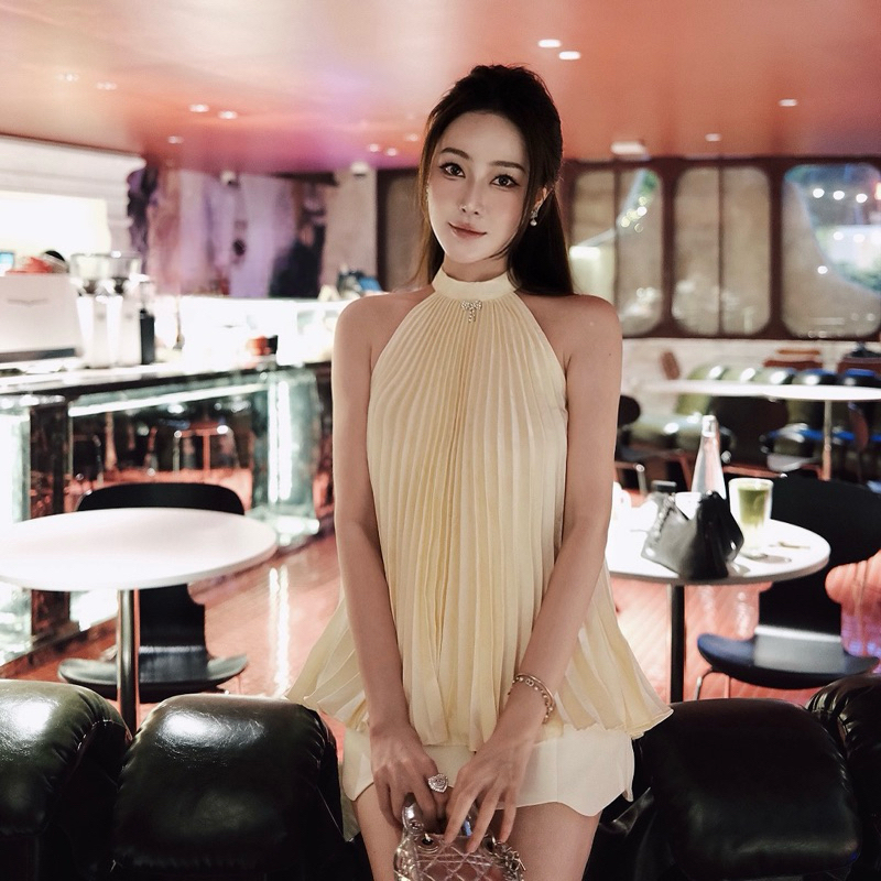 Lagom - Lovely back bow-neck pleated overalls (HELA TOP) | Shopee ...