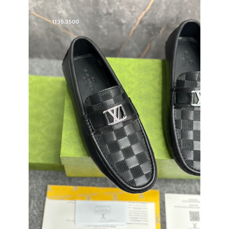 Moca men's shoes with youthful checkered pattern and outstanding white ...