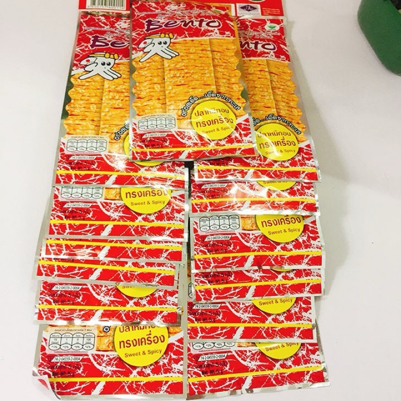 Thai bento Squid Strings 1 string 13 packs. Standard Thai flavor ...