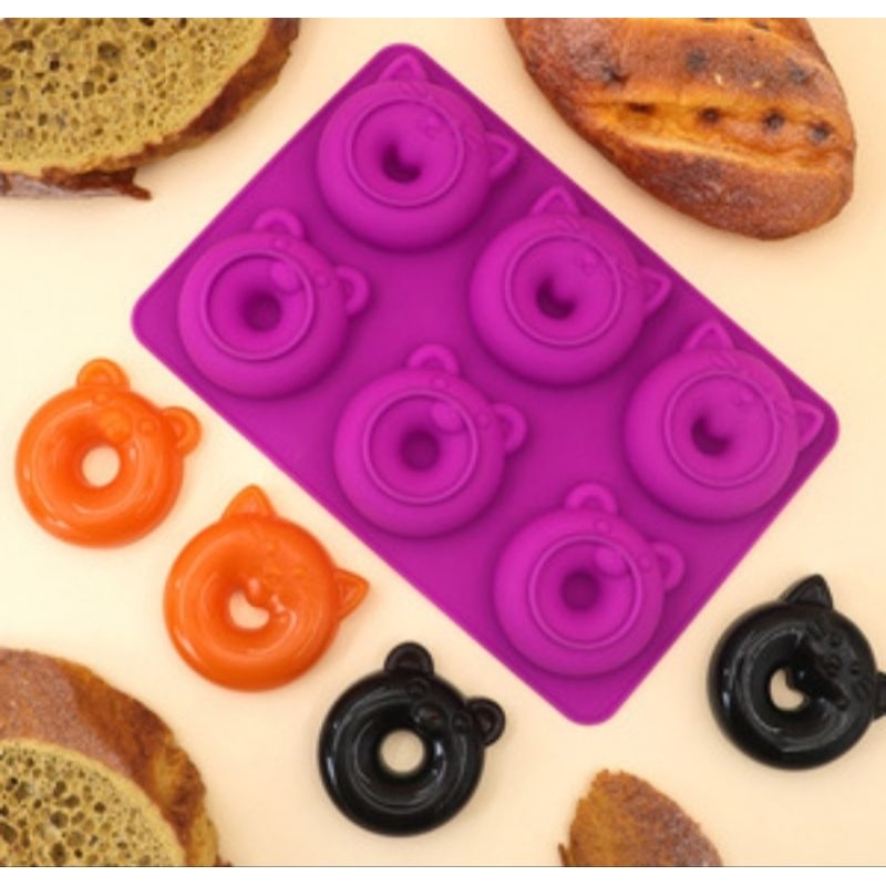 6-compartment silicone mold shaped like a kitten donut and a baby bear ...