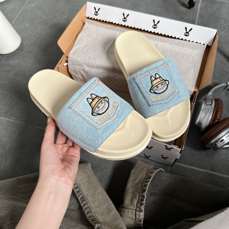 Lovely embroidered Labubu Minibag sandals with 4cm high sole / Box ...