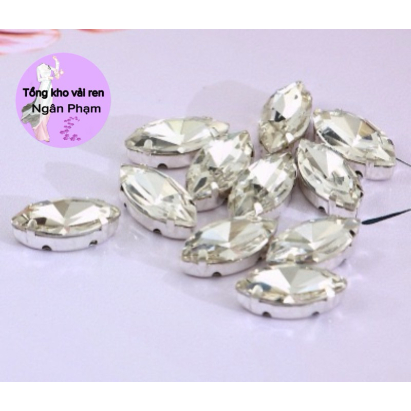 High-quality diamond crystal base stone in the shape of tamarind leaves ...