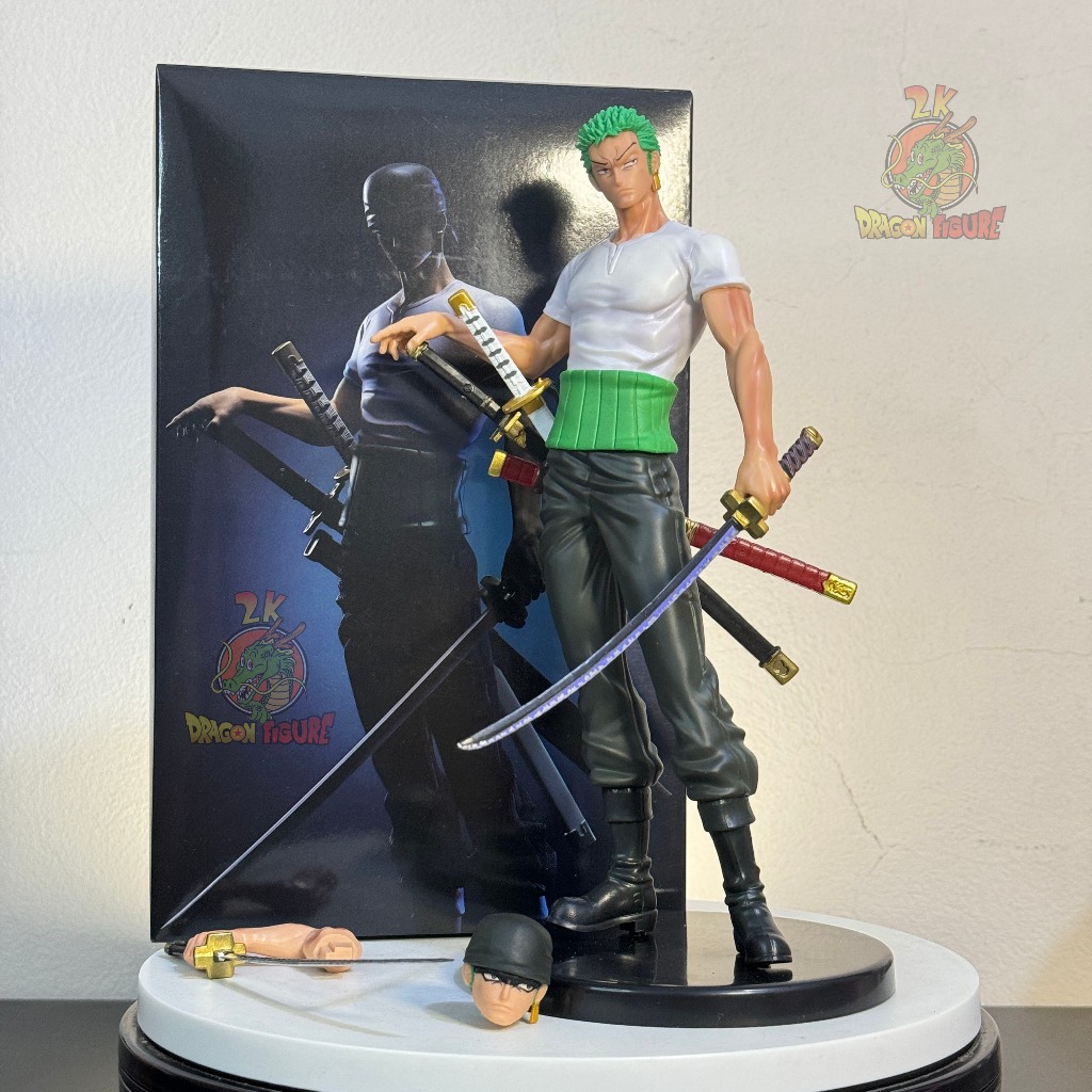 Zoro model before timeskip has a cool standing position, 2 heads and 2 ...