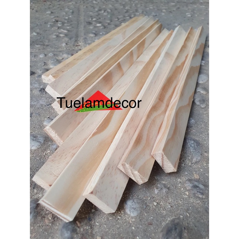 Pine wood bar 2cm wide, 1cm thick, 1m2-1m-80cm long, planed on all 4 ...