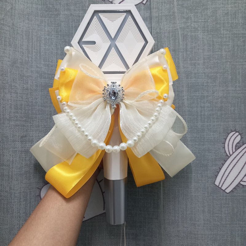 Golden lightstick bow with luxurious pearl string - BIGBANG RIIZE group ...