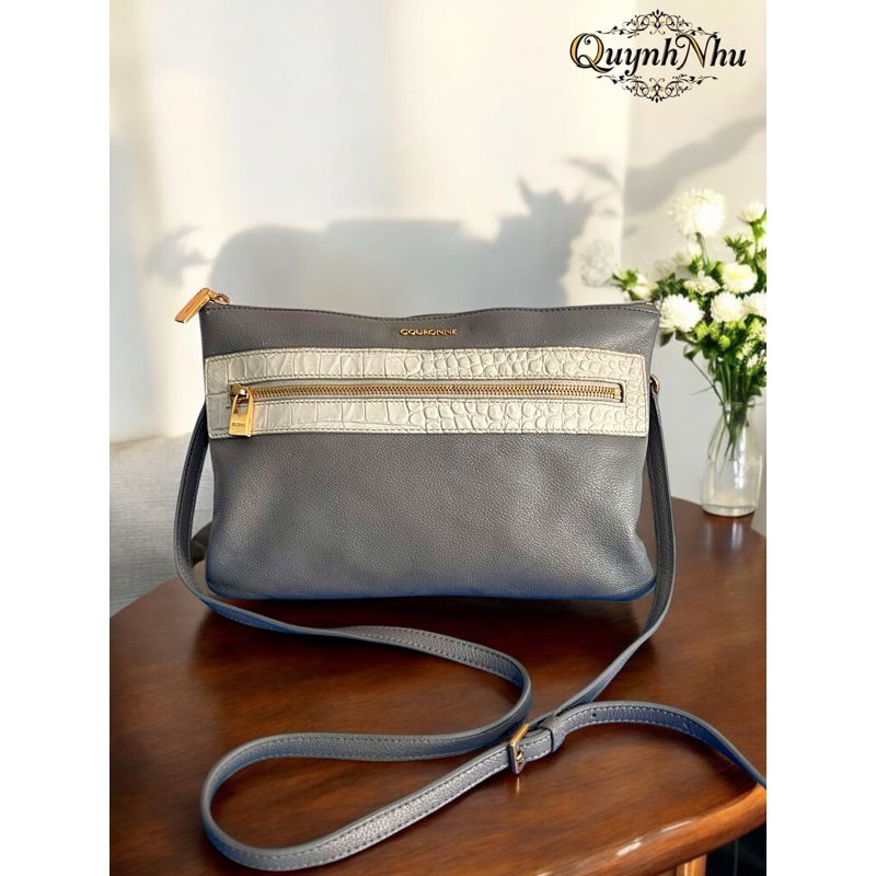 Genuine leather crossbody bag, Couronne brand, size 28x18. See photos ...