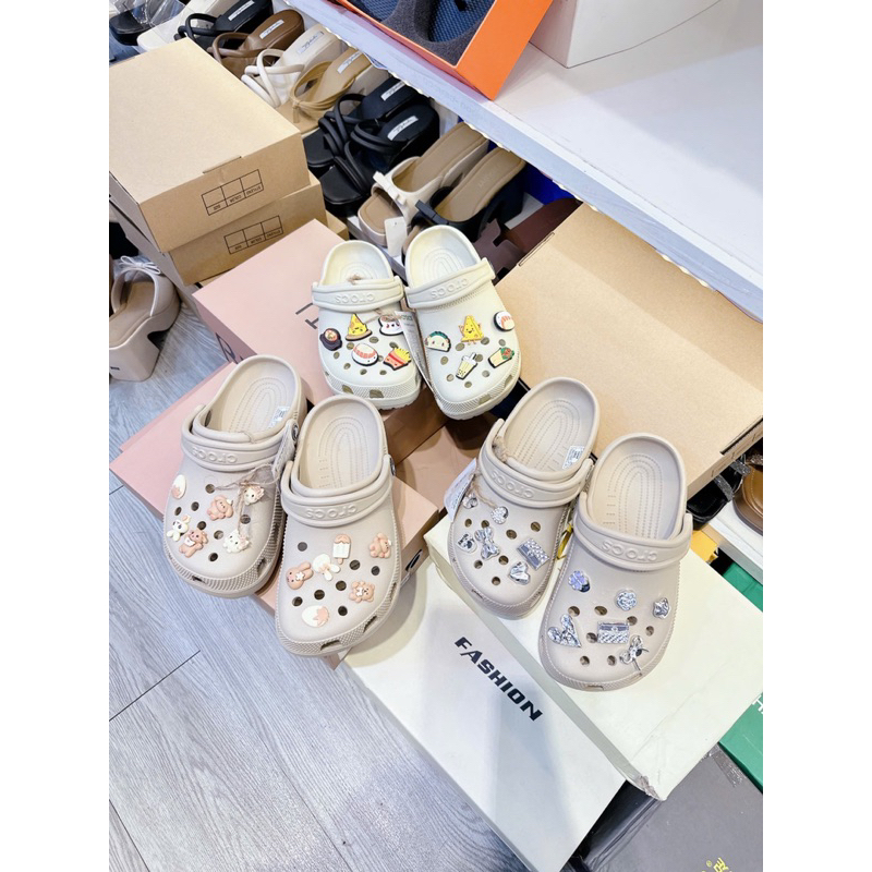 Cast PLASTIC SLIPPERS WITH RANDOM CUTE TICKER (12 TICKERS ) | Shopee ...