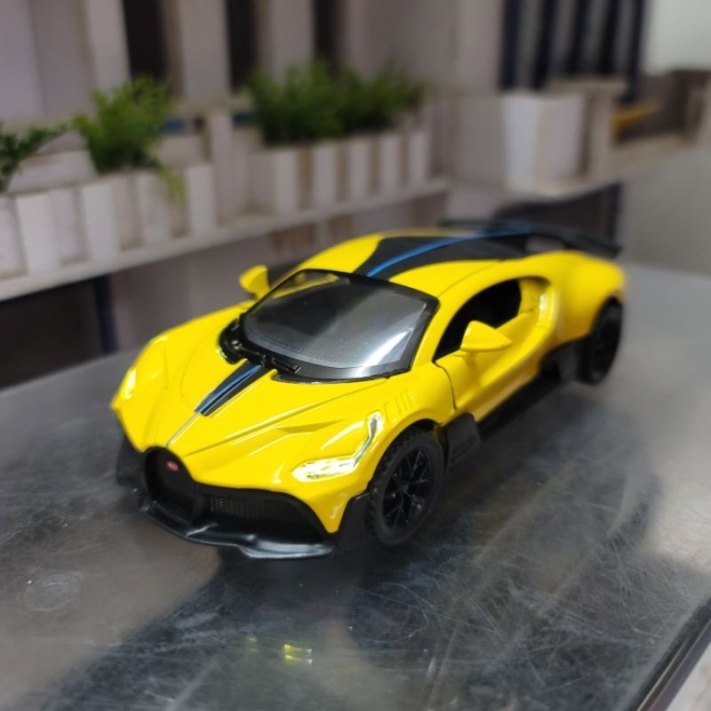 Bugatti Divo 1:32 scale metal car model with VIP license plate | Shopee ...