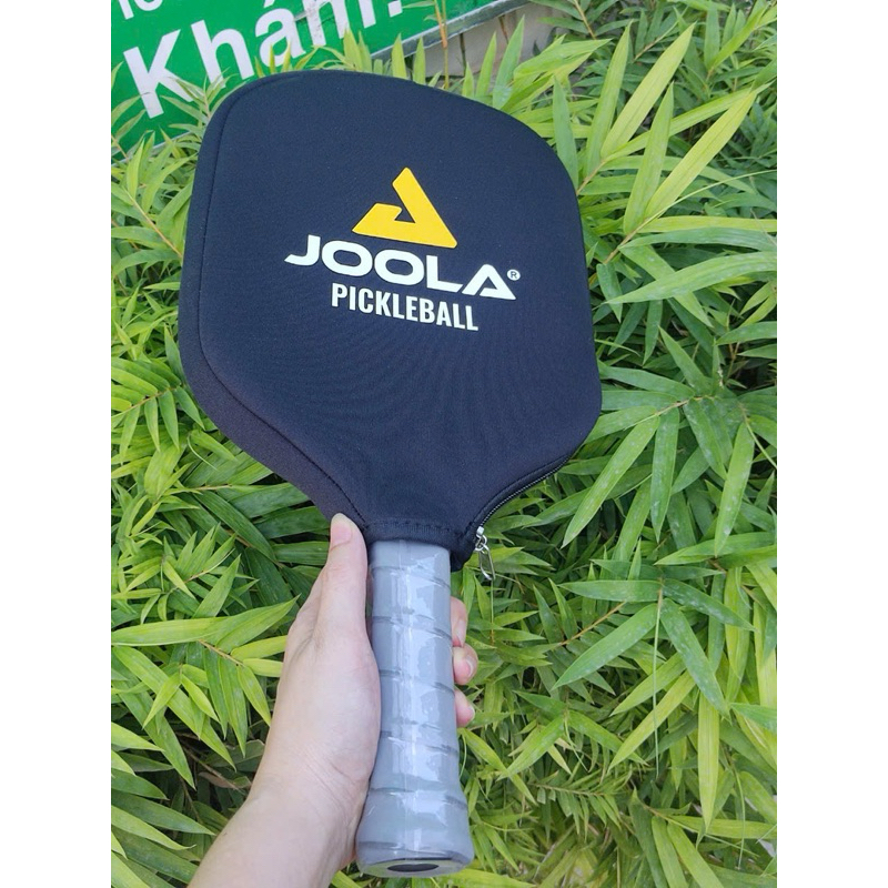 Pickleball racket cover protects against scratches on the racket ...
