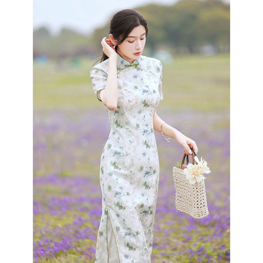 Chinese hanfu modern cheongsam, modern blue floral ao dai, classic ...