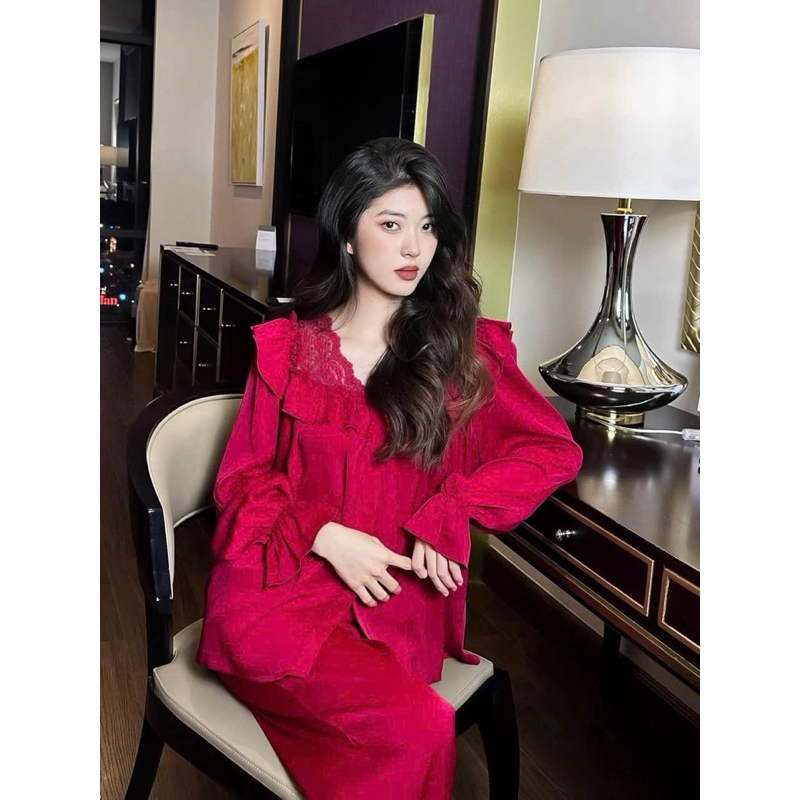 Latin silk pajamas Set with lace and luxurious pearl buttons in many ...