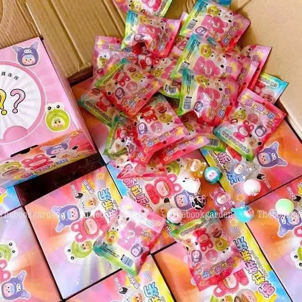 Box of 32 packs of large blind bags with many pictures of super cool ...