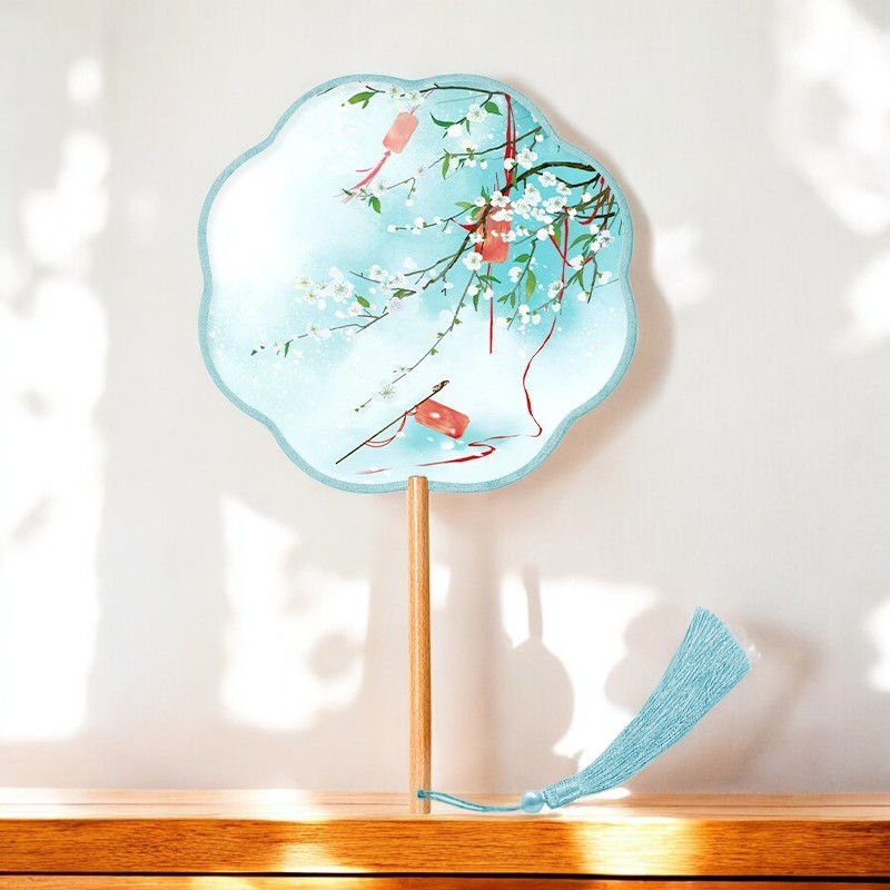 Traditional Ancient Style Round Fan Used to Shape Cosplay Photos on CNY ...