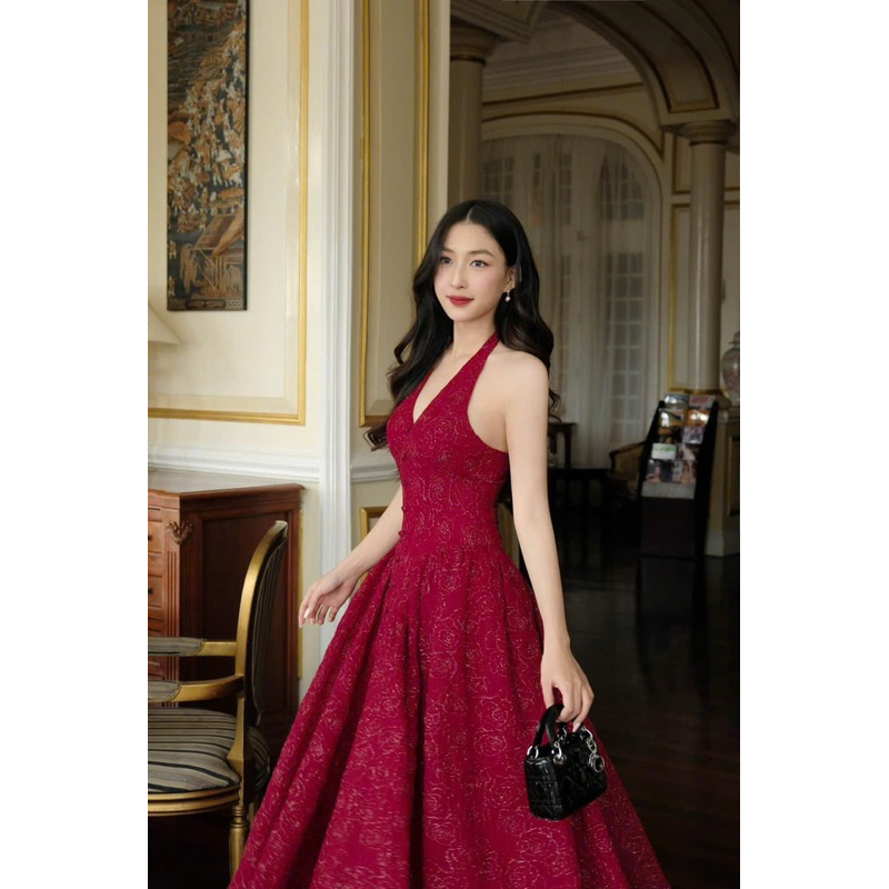 EXTREMELY LUXURY RED DRESS FOR NOEL PARTY AND PLAY, LARGE V-NECKLACE ...