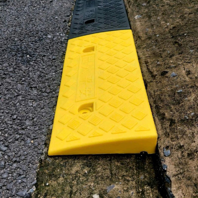 5cm high triangular rubber ramps for getting on and off motorbikes and ...