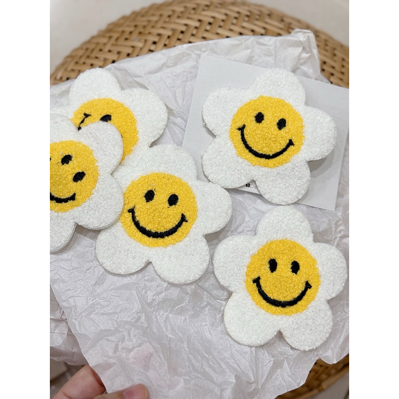Dear.nini - Smiley face clip version 2. | Shopee Philippines