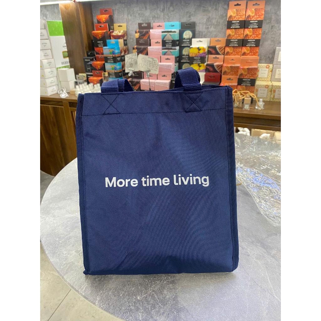 Convenient Tupperware lunch box bag to take to work or school | Shopee ...