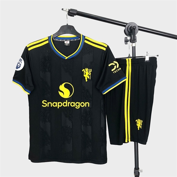 3rd 2026 away black MU football kit with yellow trim Jp | Shopee ...