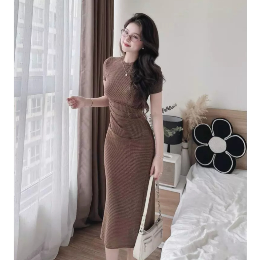Luxurious women's long, body-hugging dress set with mesh lace and super ...