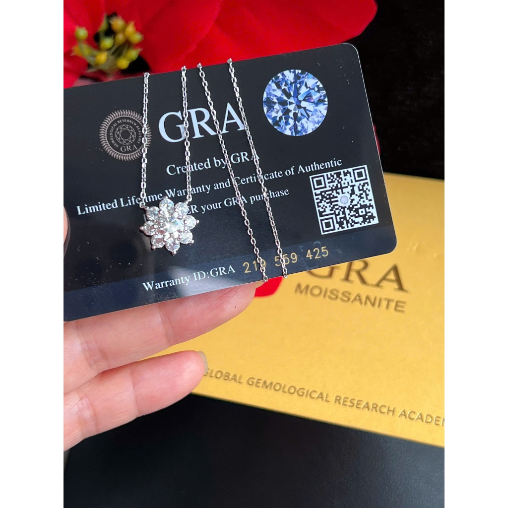 Comes with a 6.5mm diamond card book, platinum-plated S925 silver chain ...