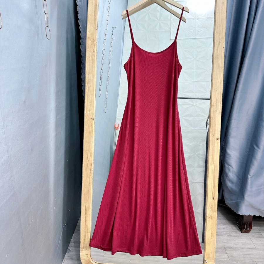 Women's big-size two-strap dress with a sexy stretch fabric showing off ...
