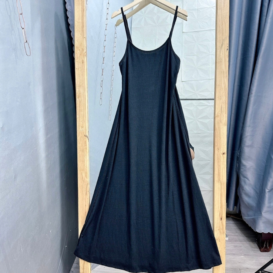 Women's big-size two-strap dress with a sexy stretch fabric showing off ...