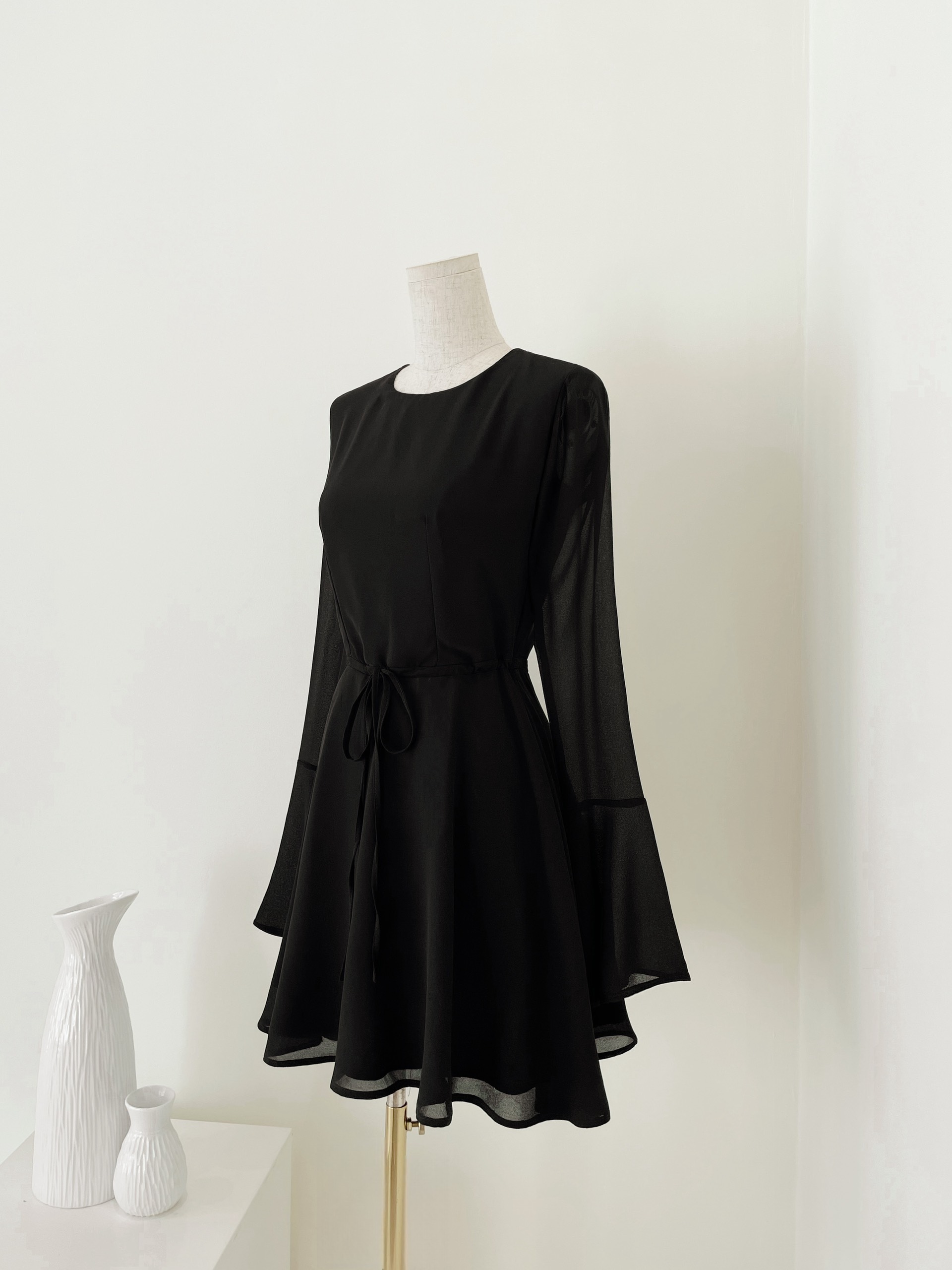 [Ready-Fire] Rosé chiffon dress with short flared sleeves and open back ...