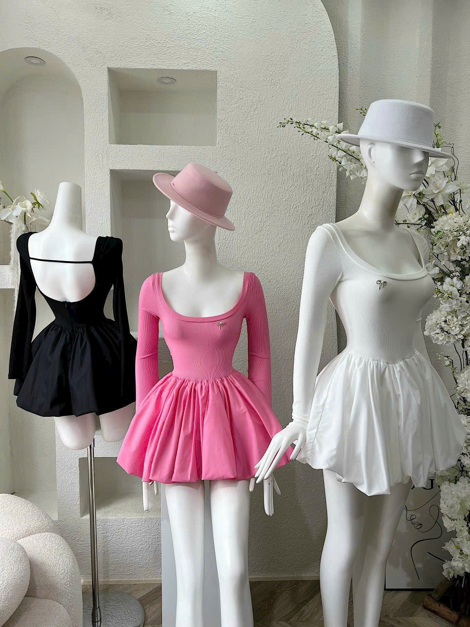 Super Short-sleeved U-neck open-back dress with long-sleeve bodycon ...