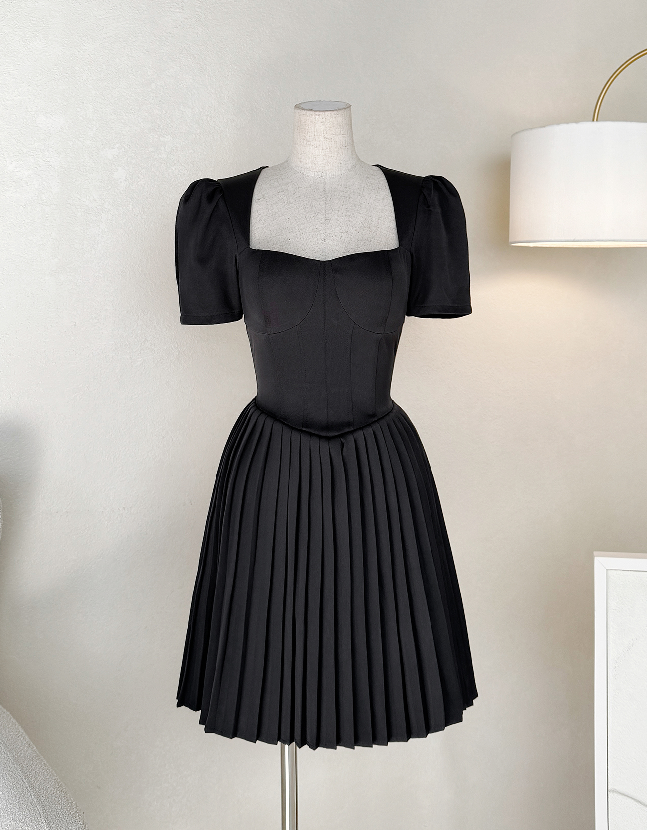 Bbstore's Puff Sleeve Party Dress with Cutout Back and Elegant Pleated ...