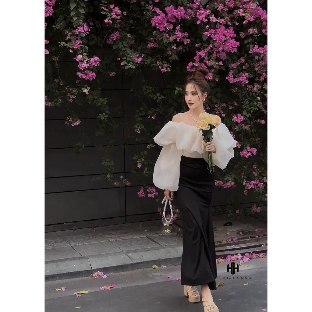 Off-the-shoulder blouse with puffy sleeves made of sponge chiffon, lady ...
