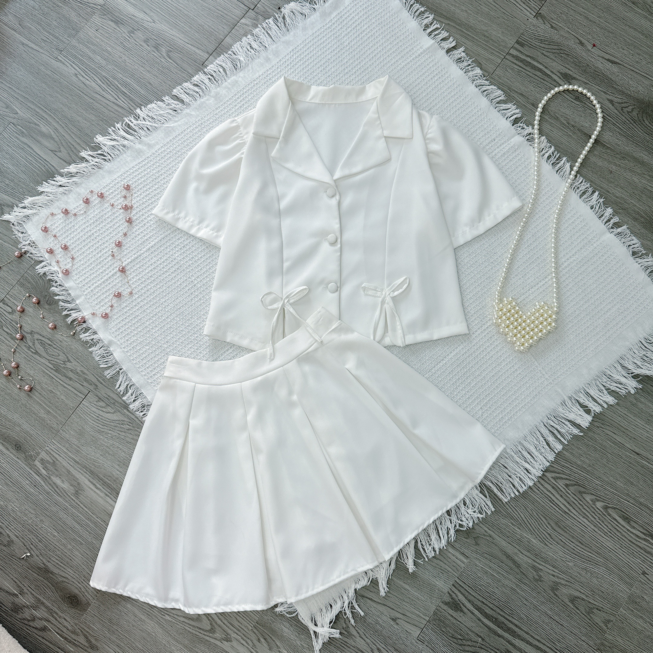 Women's big size lady's outfit Set, vet collar shirt with puffed ...