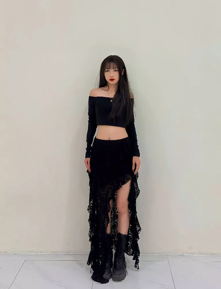 P154 - trendy layered slanted lace skirt with sexy personality tassels ...