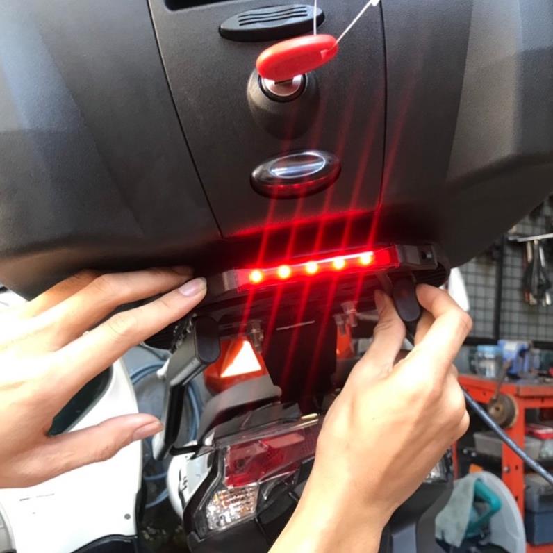 Givi Stop Tail Light Led Stop Warning Mounted to Genuine Givi Case Base - Safe & Aesthetics ...