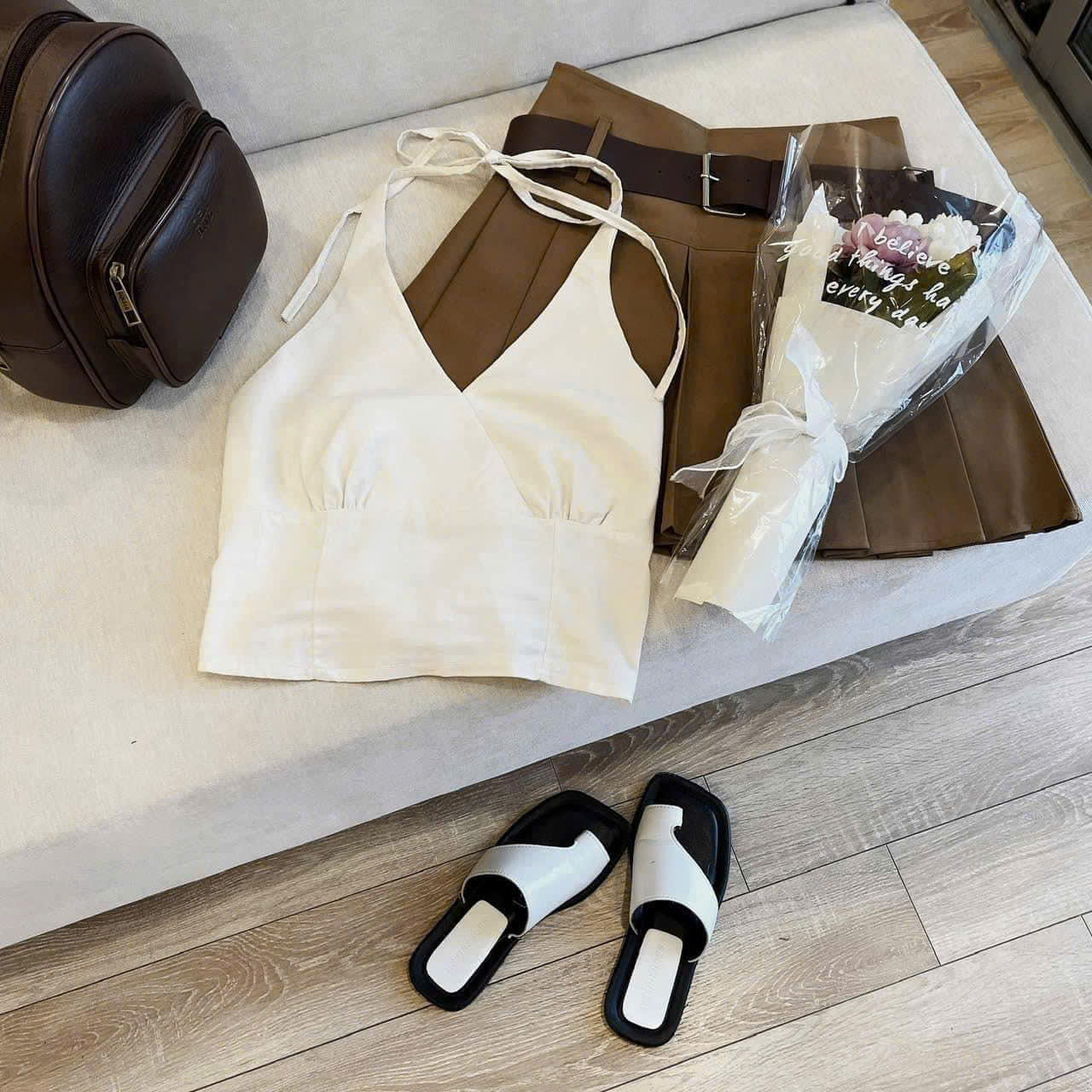 Linen crop top with halter neck and elastic waistband, basic Okélla ...